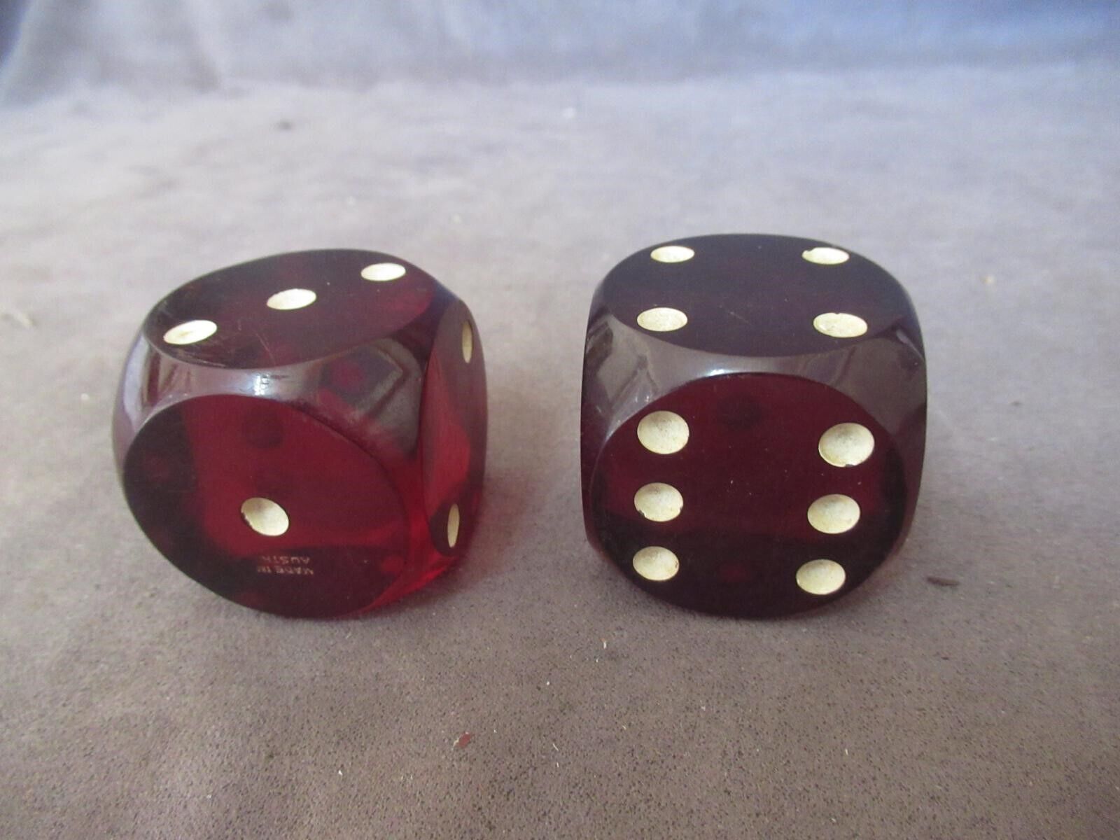 Rare And Collectible Bakelite Items : Bakelite Vintage Jumbo Dice Value ...