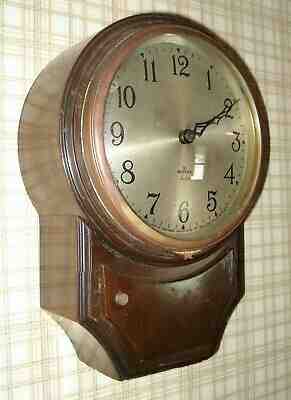 WALLACE ELECTRIC PENDULUM BATTERY CLOCK - MADE BY WALLACE & TIERNAN ...