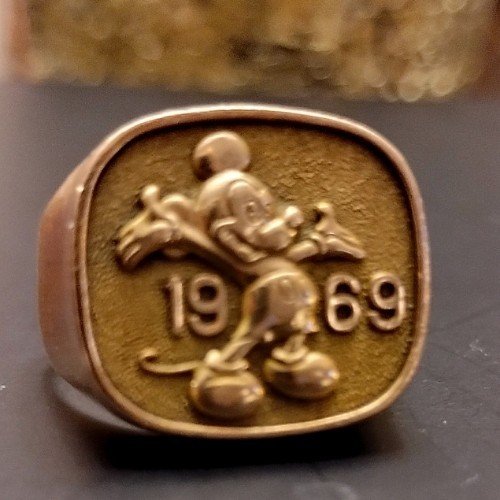 Rare And Collectible Disney Items : Dated Disney Value Guide - Price ...