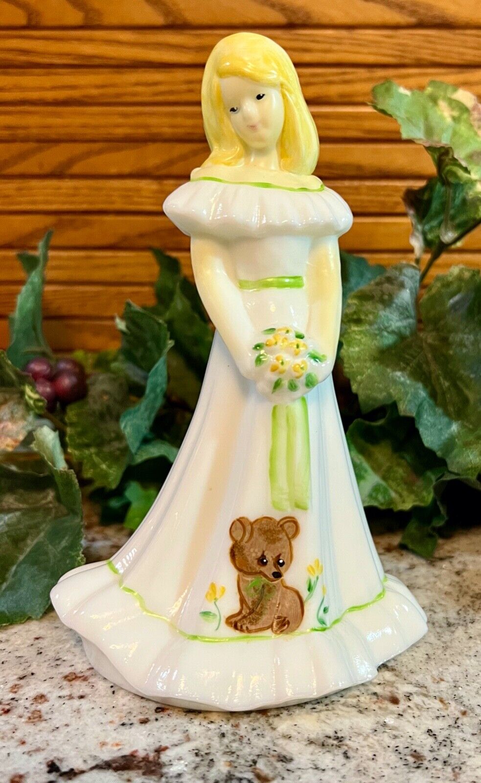 Rare And Collectible Fenton Art Glass : Kibbe Bear Value Guide - Price ...