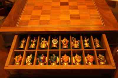 Rare 1982 Chess Set -Royal Houses Britain Heraldic with Wood Board ...