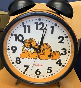 Garfield Collectibles : Giant Alarm Clock Value Guide - Price List ...