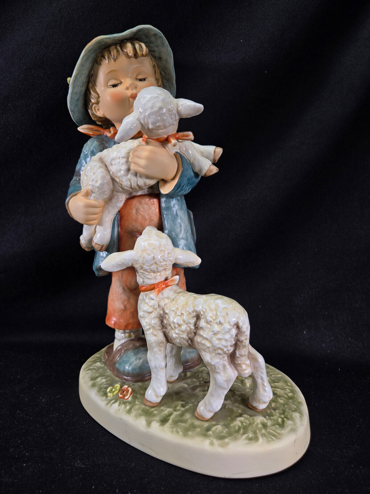 Rare And Collectible Hummel Items : Hummel Merry Christmas Angel Value ...