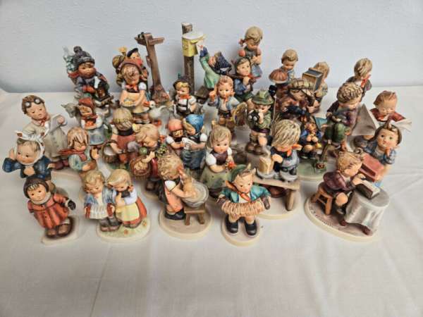 Rare And Collectible Hummel Items : Hummel Builder Value Guide - Price ...