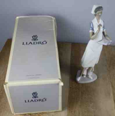 Lladro Retired RareÂ - Nurse Making Rounds #6256 - Sold for $250.00 ...