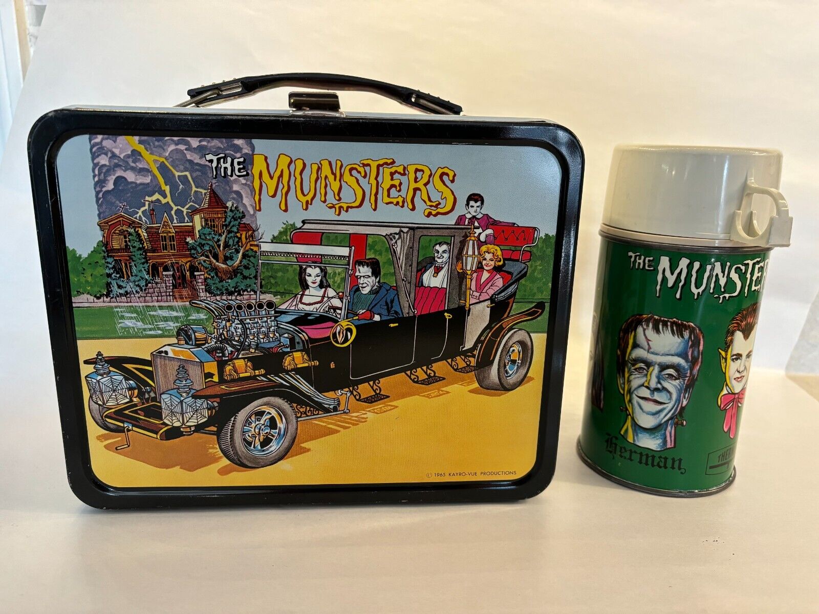 Rare And Collectible Lunch Boxes : Munsters Value Guide - Price List ...