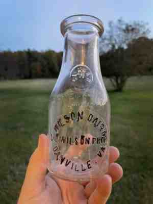 VINTAGE WILSON DAIRY, ONE PINT MILK BOTTLE, DANVILLE VIRGINIA, C. P ...