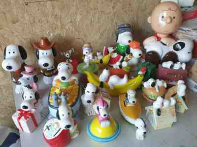 Peanuts Memorabilia Collectibles : Snoopy Money Box Peanuts Value Guide ...