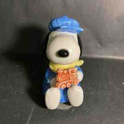 Peanuts Memorabilia Collectibles : Peanuts Snoopy Train Conductor Value ...