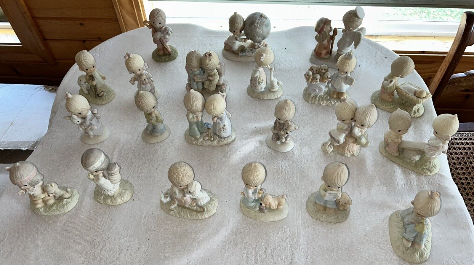 Precious Moments Collectibles : 2025 Value Guide - Price List ...