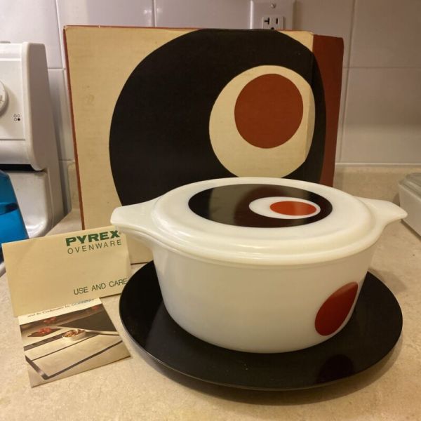 Vintage Pyrex Collectibles : Stacking Value Guide - Price List ...
